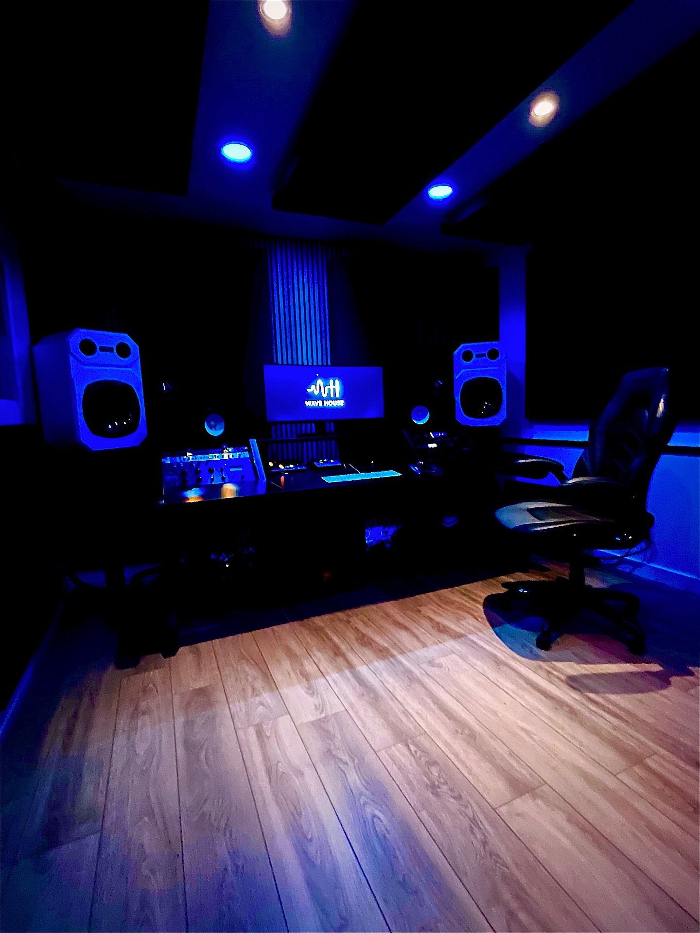 Wave House Studio - Professional Recording Studio in Los Angeles